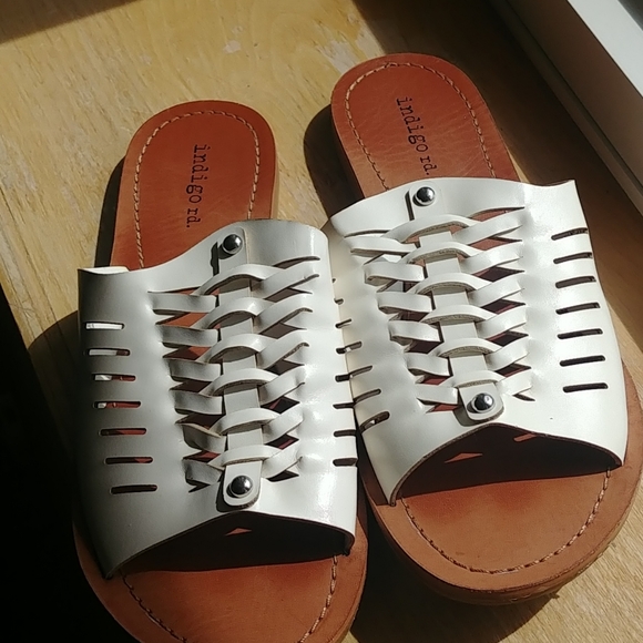 Indigo | Shoes | Indigo Rd White Slide Sandals | Poshmark